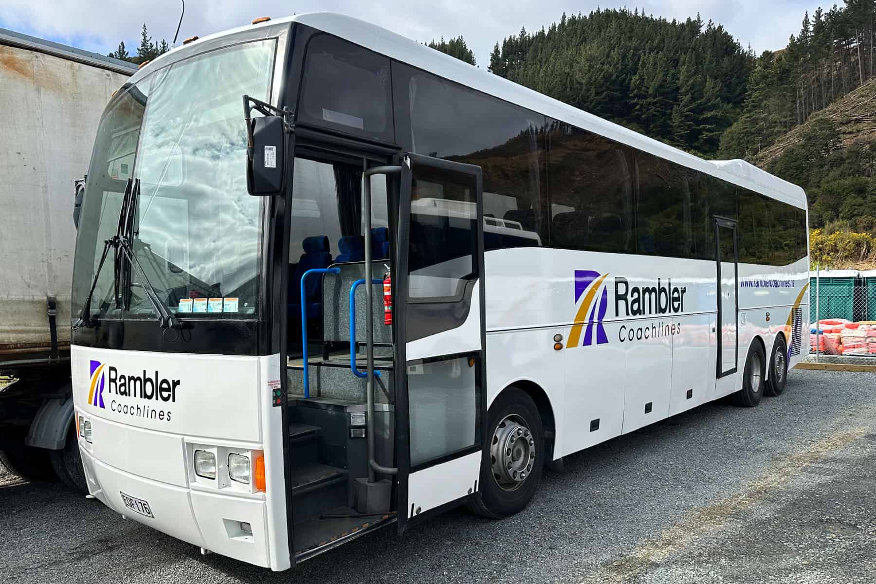 Wellington, Dunedin, Invercargill Coach Bus Hire & Charter